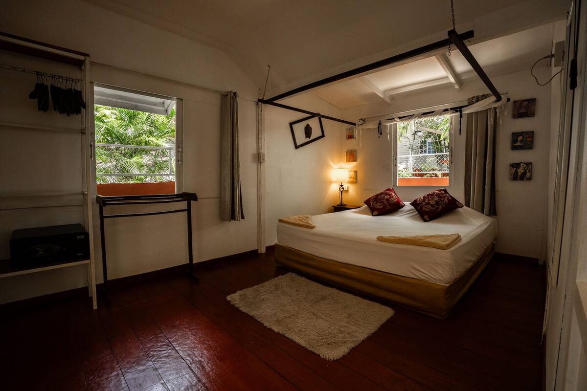 Bungalow Standard, vista para o jardim | Cofre no quarto, Wi-fi grátis, roupa de cama fornecida 