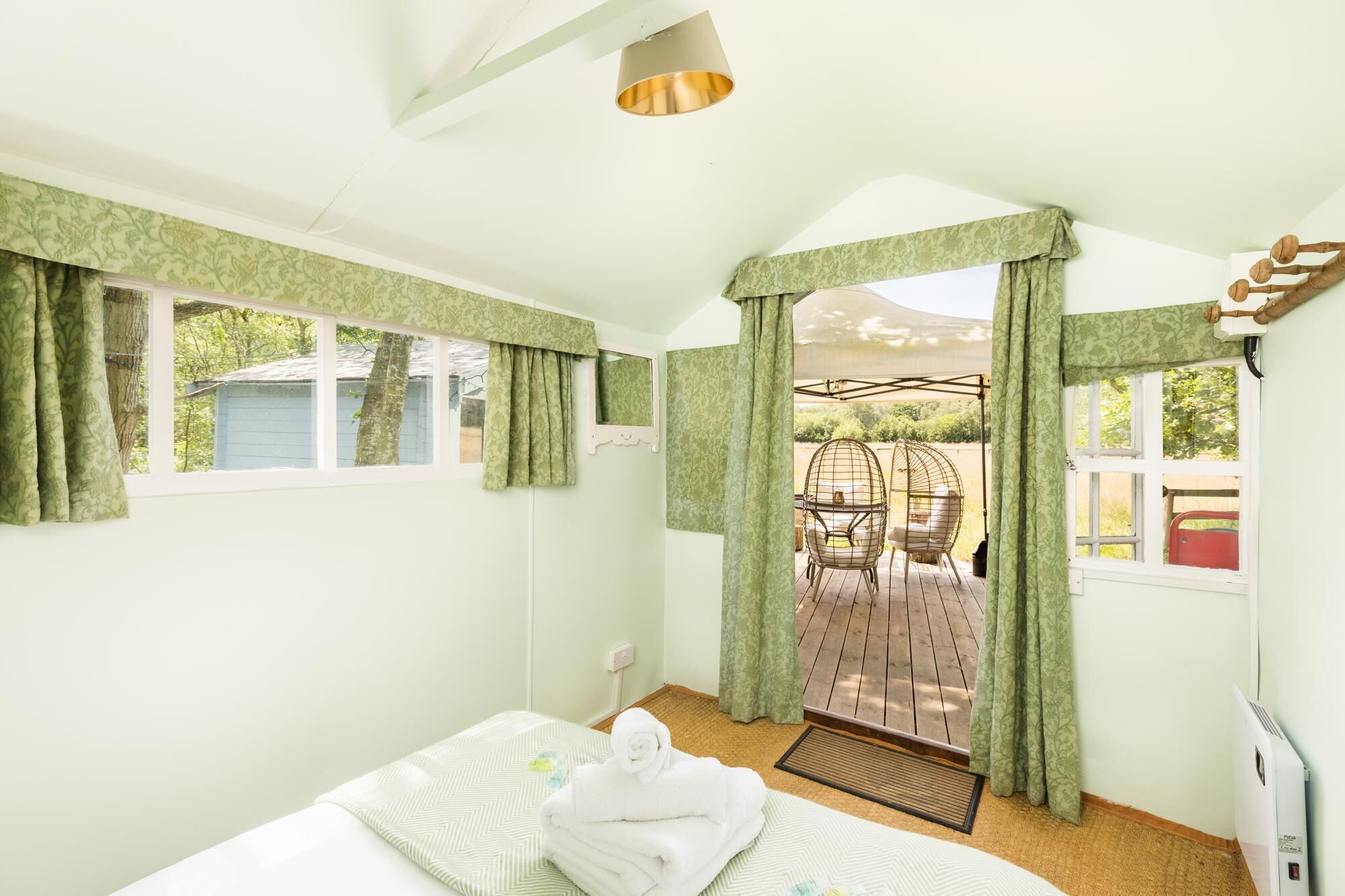 Beautiful Glamping Cabin With Stunning Views - Pass The Keys - Kingham