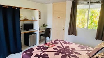 Quarto Duplo Standard, vista para o jardim | Cofre no quarto, cortinas/cortinados opacos, Wi-fi grátis