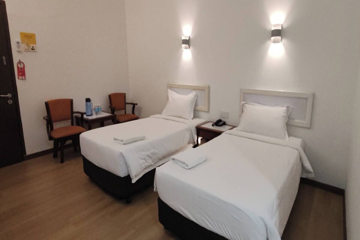 Quarto Familiar | Secretária, cortinas/cortinados opacos, Wi-fi grátis 