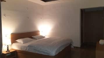 Quarto Duplo de Luxo, varanda | Roupa de cama fornecida