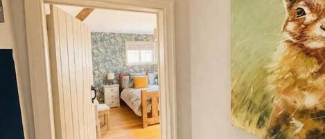Casa, vista para o jardim | Interior