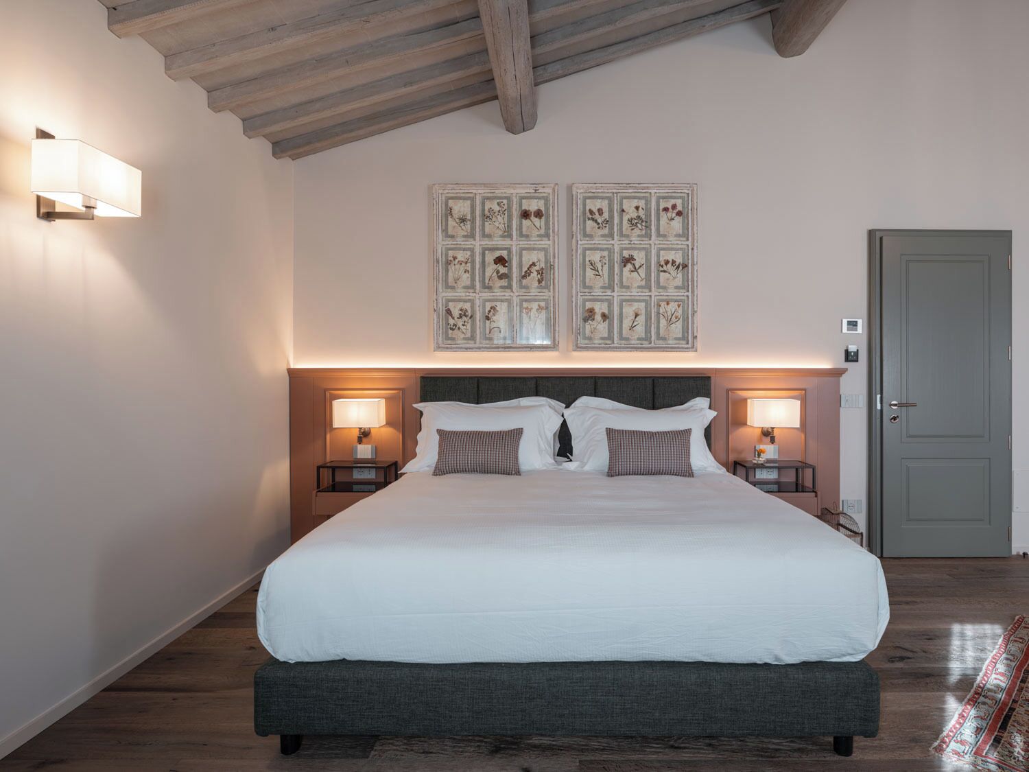 Suite Deluxe | Cofre no quarto, secretária 