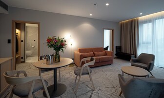 Apartamento Executivo, Vista para a cidade | Cofre no quarto, secretária
