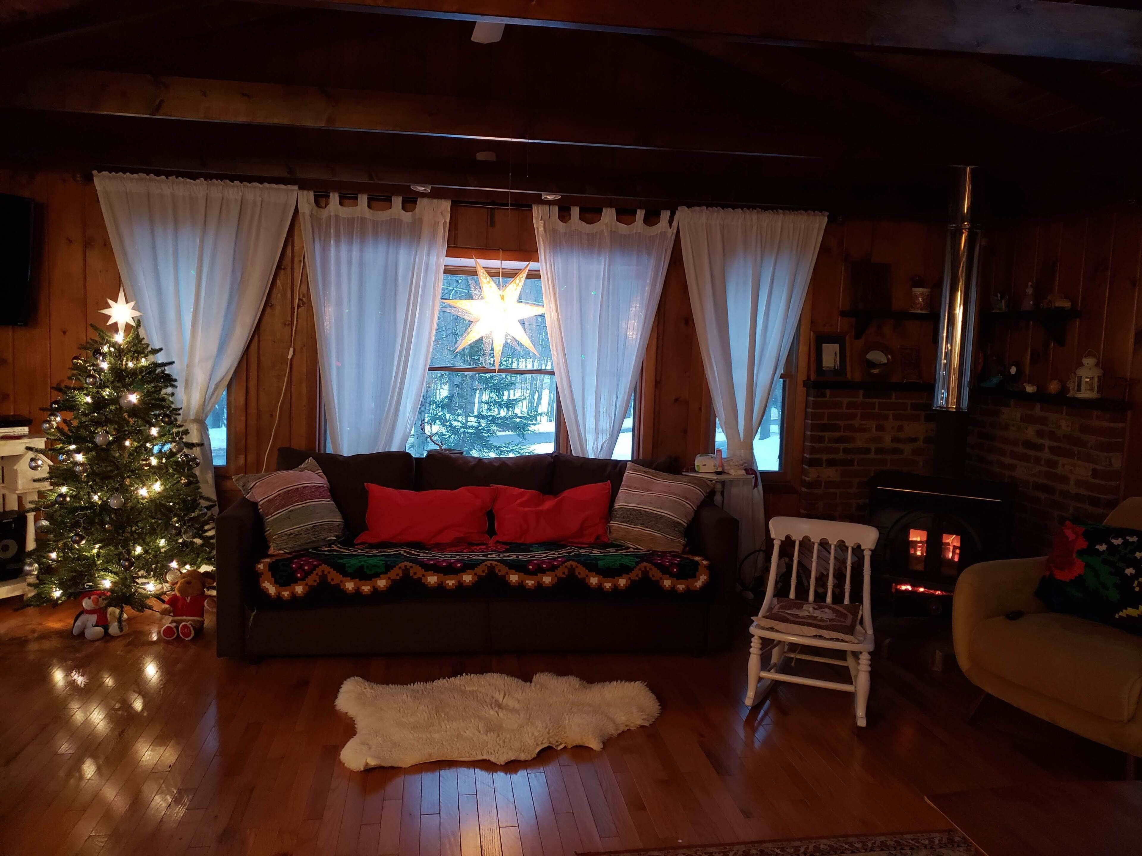 Cozy 3-bedroom Cabin In Soothing Pocono Lake With Ac, Pools, Lake, Tennis Court - Arrowhead Lake, PA