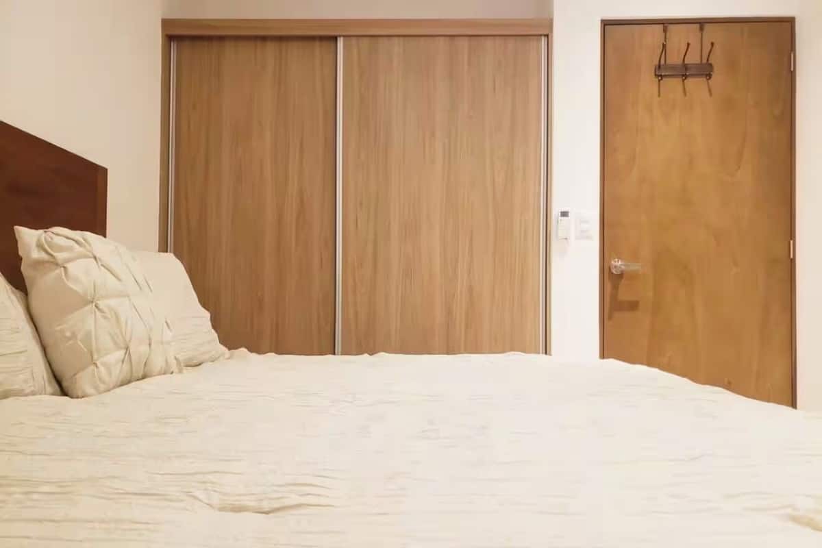 Apartamento Superior | Cofre no quarto, ferro/tábua de engomar, Wi-fi grátis