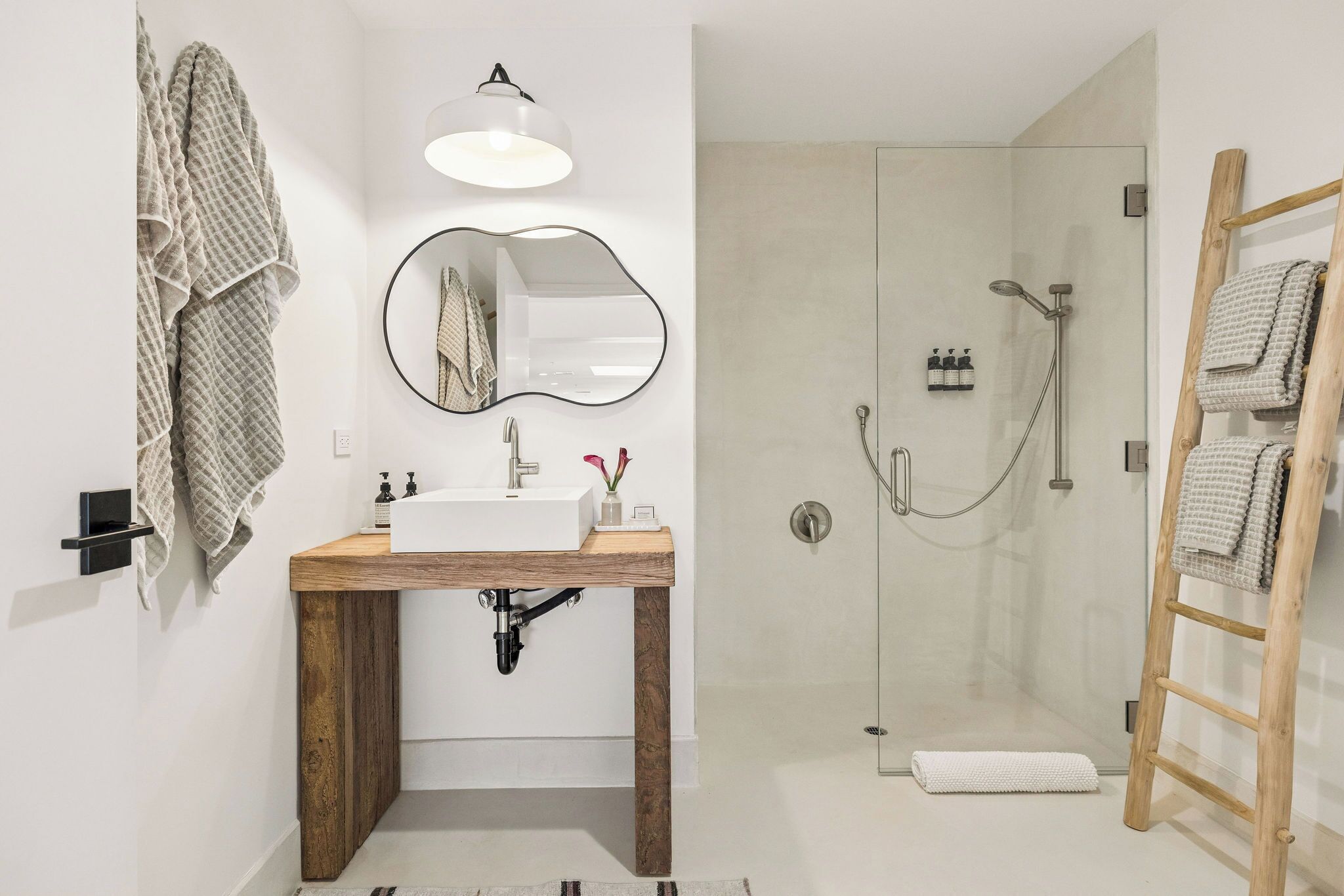 Apartamento Design, 2 quartos, aceitam-se animais de estimação, vista para o oceano | Casa de banho