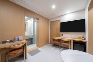 Quarto Júnior, não fumadores | Roupa de alta qualidade, secretária, Wi-fi grátis