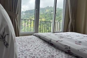 Apartamento, vista para a montanha | Secretária, Wi-fi grátis