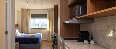 Studio Casal | Escrivaninha, espaço de trabalho para notebook, Wi-Fi de cortesia