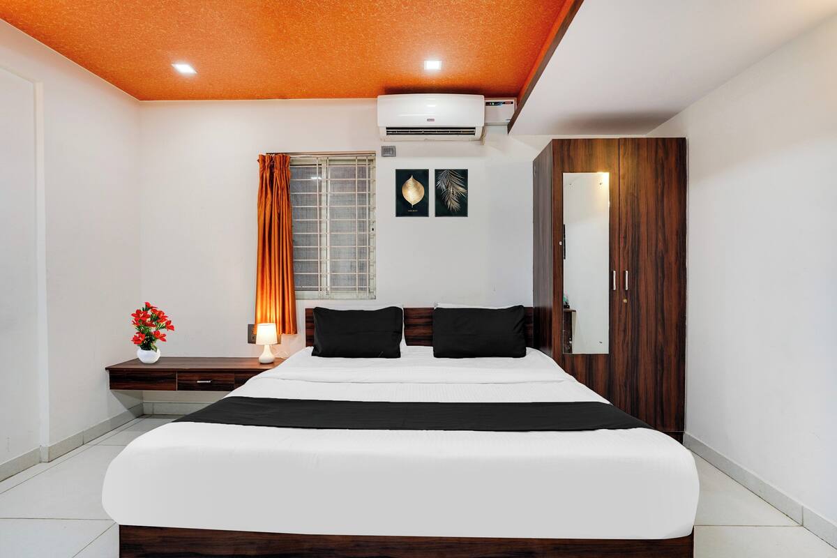 Quarto Clássico | Secretária, Wi-fi grátis, roupa de cama fornecida