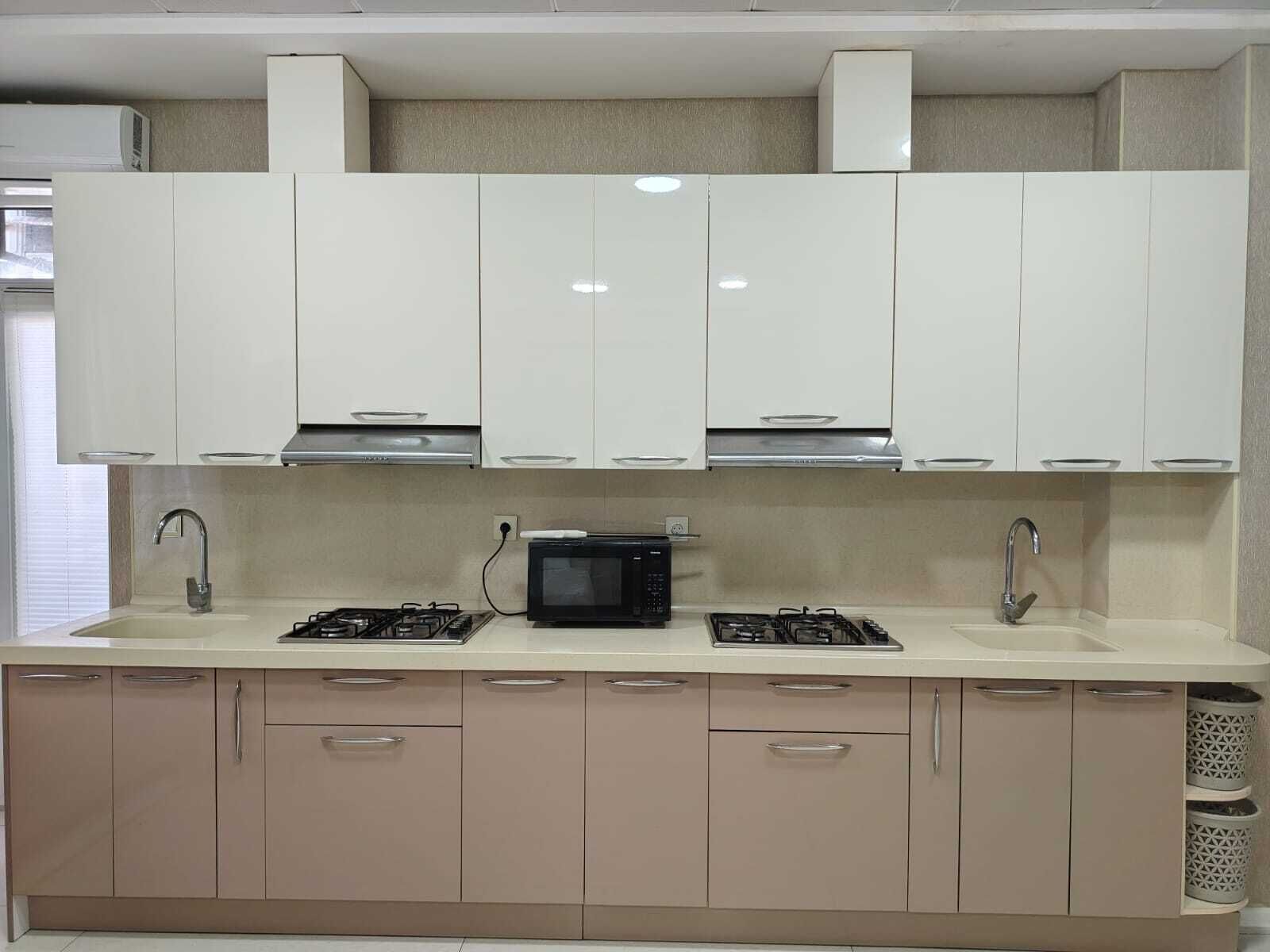Quarto Individual, Vista para a cidade | Cozinha privada | Um micro-ondas no espaço comum 
