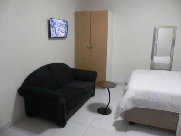 Oz Guest Villa - Johannesburg South