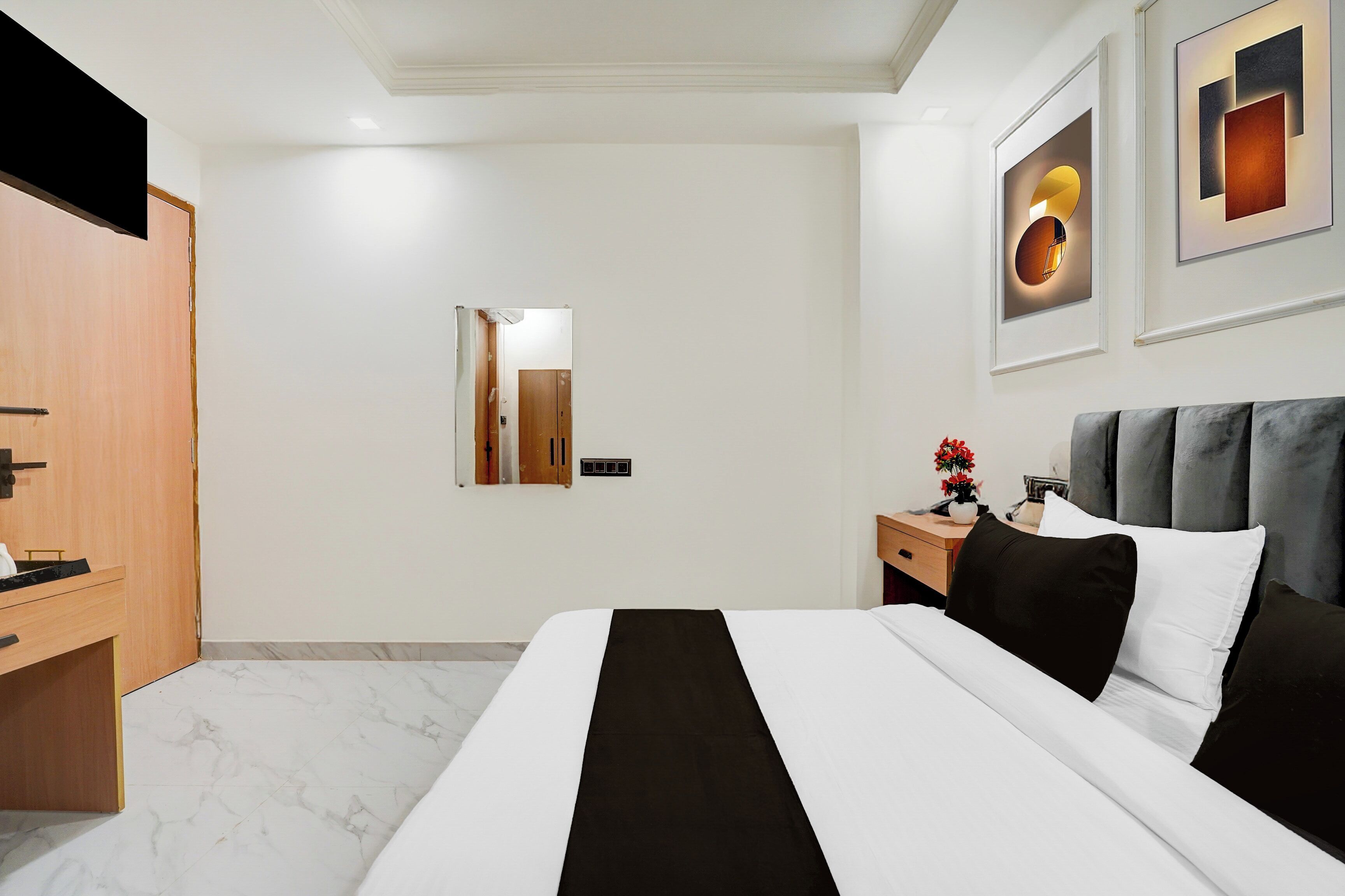 Escrivaninha, Wi-Fi de cortesia, roupa de cama