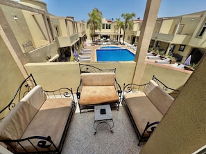 Quarto Duplo Clássico para 1 Pessoa, vista para a piscina | Terraço/pátio interior