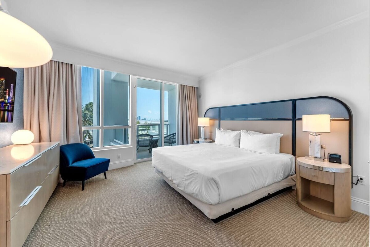 Apartamento superluxo | Ferros/tábuas de passar roupa, Wi-Fi de cortesia, roupa de cama