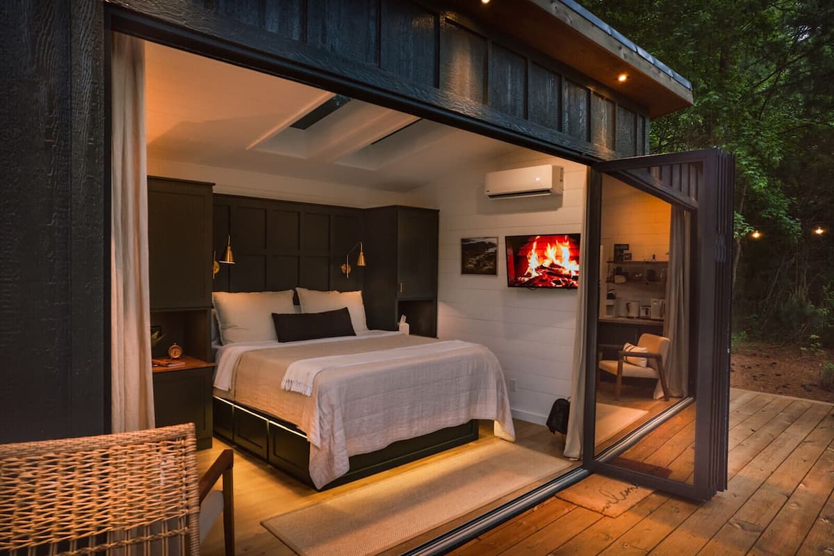 Cabana superluxo, vista para o jardim | Cortinas blackout, Wi-Fi de cortesia