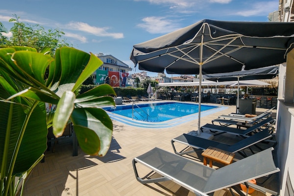 Moni̇ Hotel - Marmaris