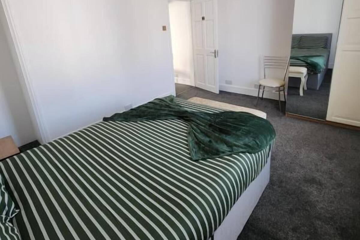 Quarto casal luxo, vista para a cidade | Cortinas blackout, quartos à prova de som, Wi-Fi de cortesia