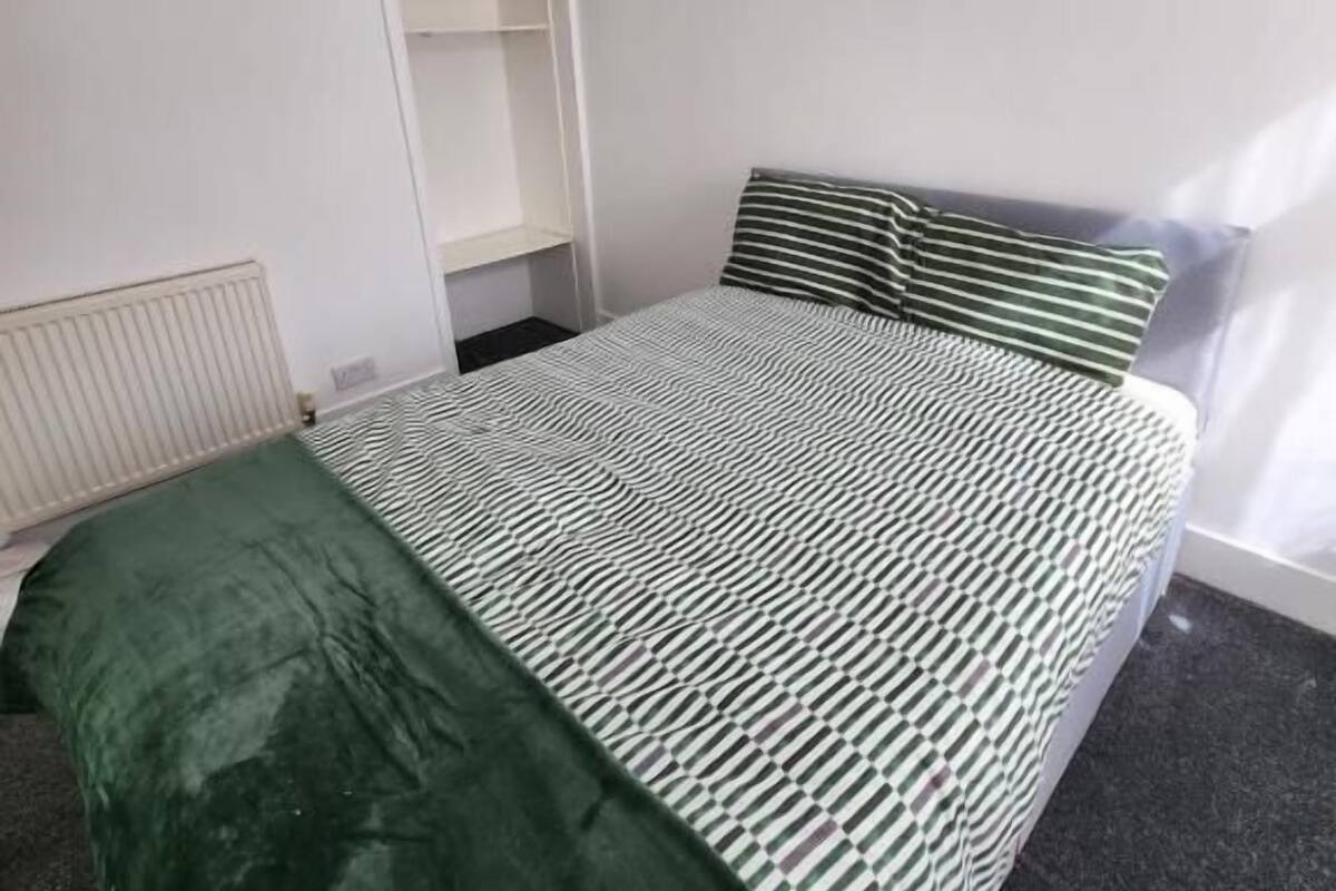 Quarto casal luxo, vista para o jardim | Cortinas blackout, quartos à prova de som, Wi-Fi de cortesia