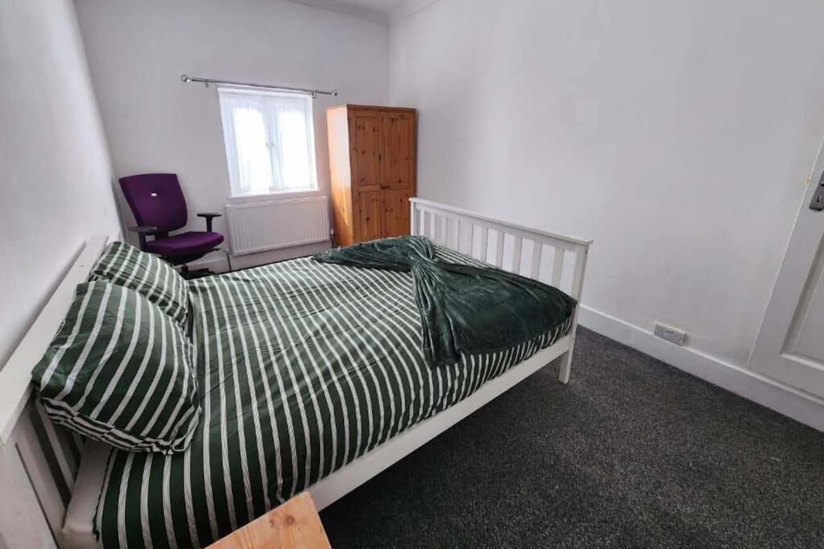 Quarto casal luxo, vista para o jardim | Cortinas blackout, quartos à prova de som, Wi-Fi de cortesia
