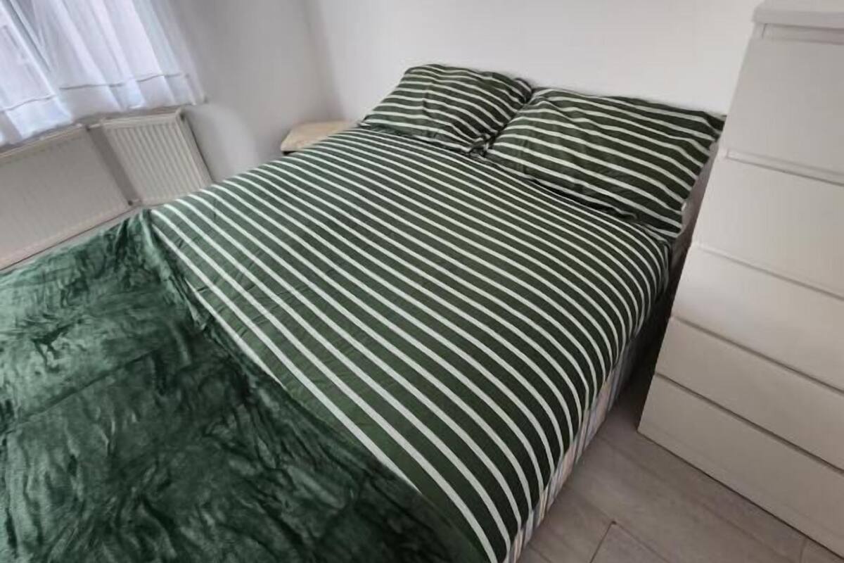 Quarto casal luxo, vista para a cidade | Cortinas blackout, quartos à prova de som, Wi-Fi de cortesia