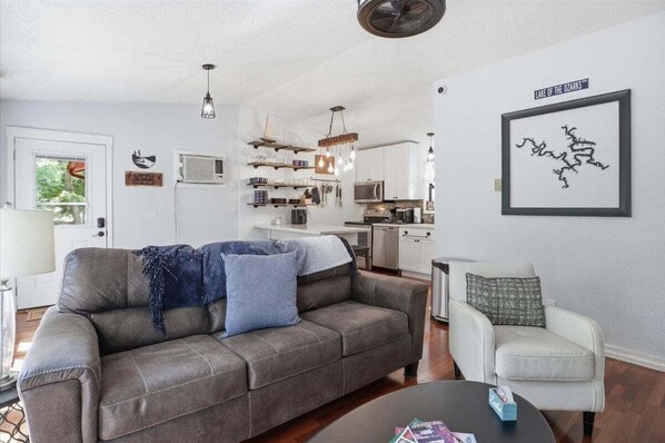Casa, várias camas (Moonlight Getaway) | Sala de estar