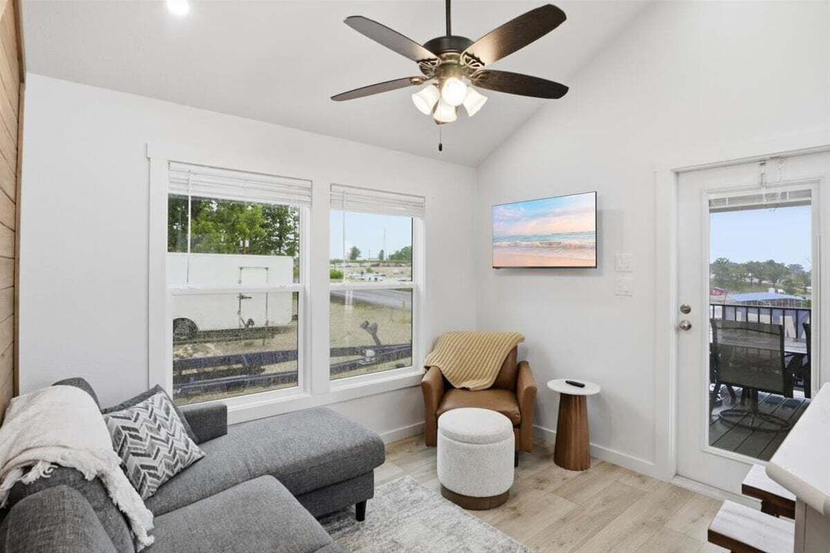 Casa, várias camas, pátio (Oasis at Hillstone) | Sala de estar