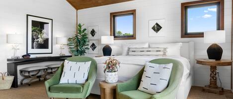 Casa, 1 cama king-size (Maggie May at Salt Water Farm) | 1 quarto, com decoração personalizada, com mobília individualizada