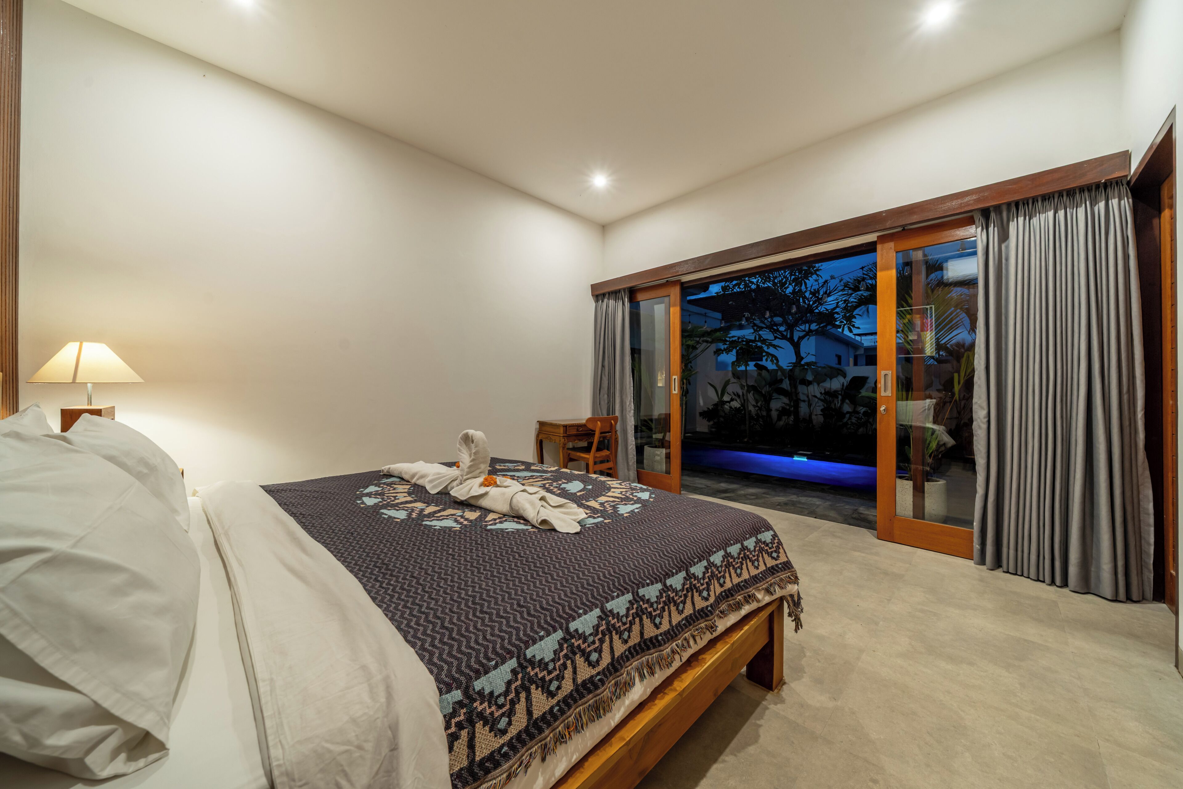 Vila design, 2 quartos, piscina particular | Cofres nos quartos, Wi-Fi de cortesia, roupa de cama
