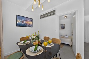 Apartamento (Two Bedroom Apartment with Terrace) | Sala de jantar