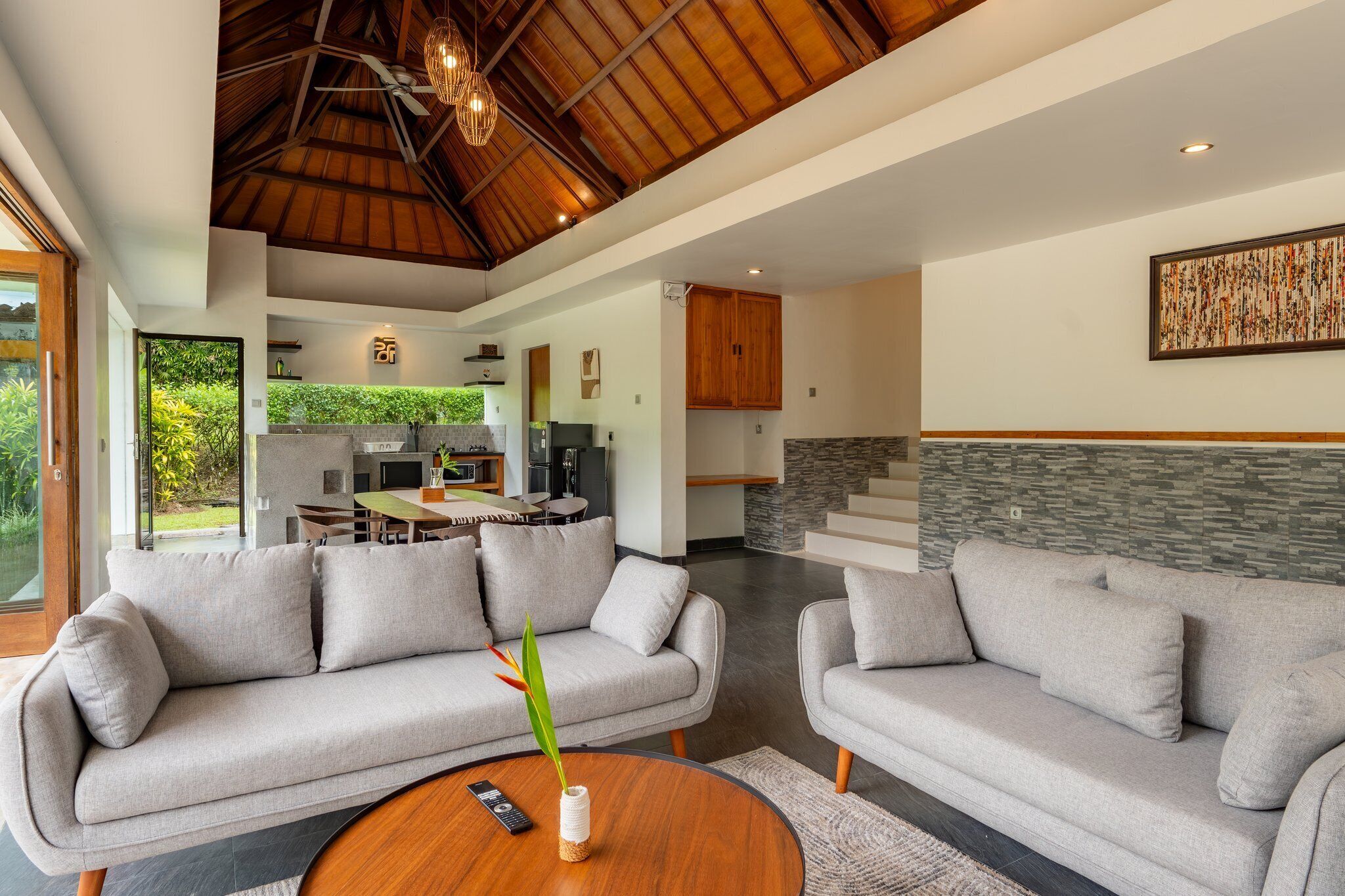 Villa | Sala | Televisor LED de 43 polegadas com canais digitais 