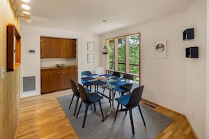 Casa, 3 quartos | Restaurantes