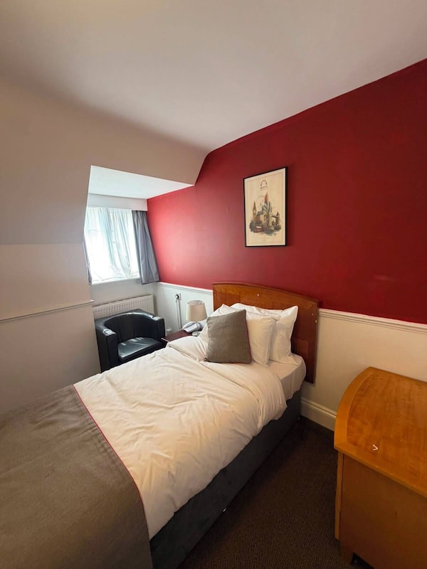 Maya Hotel - Luton