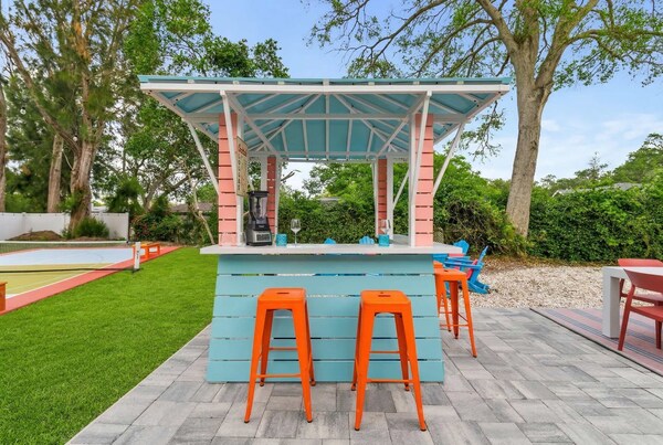 Resort Style Backyard Pickleball Pool Putt Putt - Indian Rocks Beach, FL
