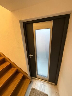 Apartamento, sacada, vista para a cidade | Parte interna