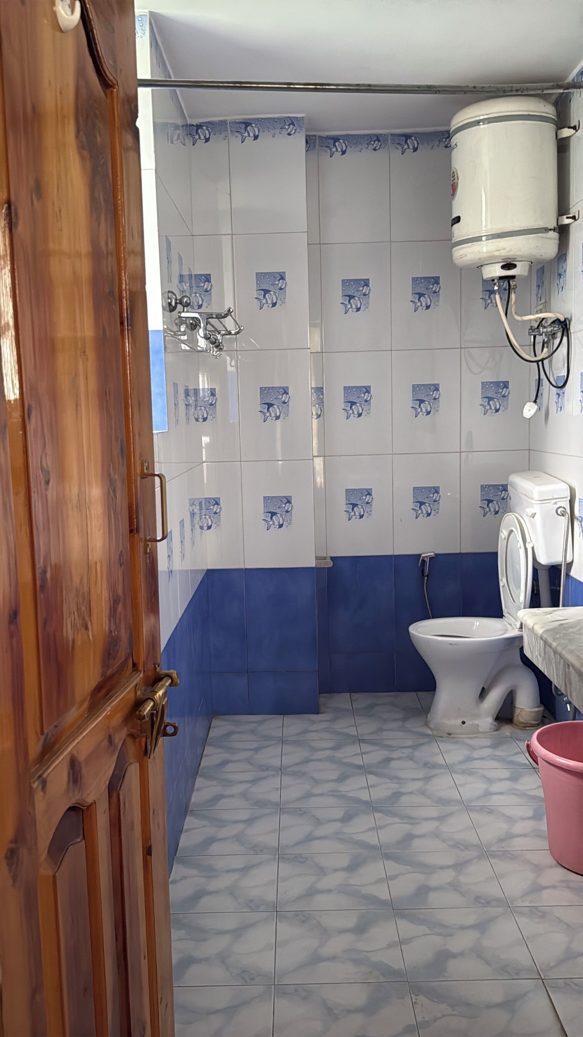 Quarto casal ou duplo luxo, varanda coberta | Banheiro | Chuveiro, sabonete, shampoo 