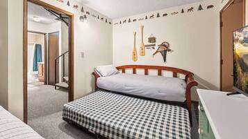 Casa de Férias, várias camas, vista para a montanha (Limber Pine Townhome) | 2 quartos, com decoração personalizada, com mobília individualizada
