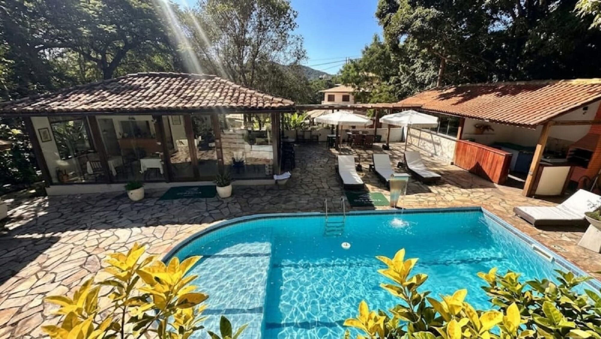 Quarto Quádruplo | Piscina | Piscina exterior 