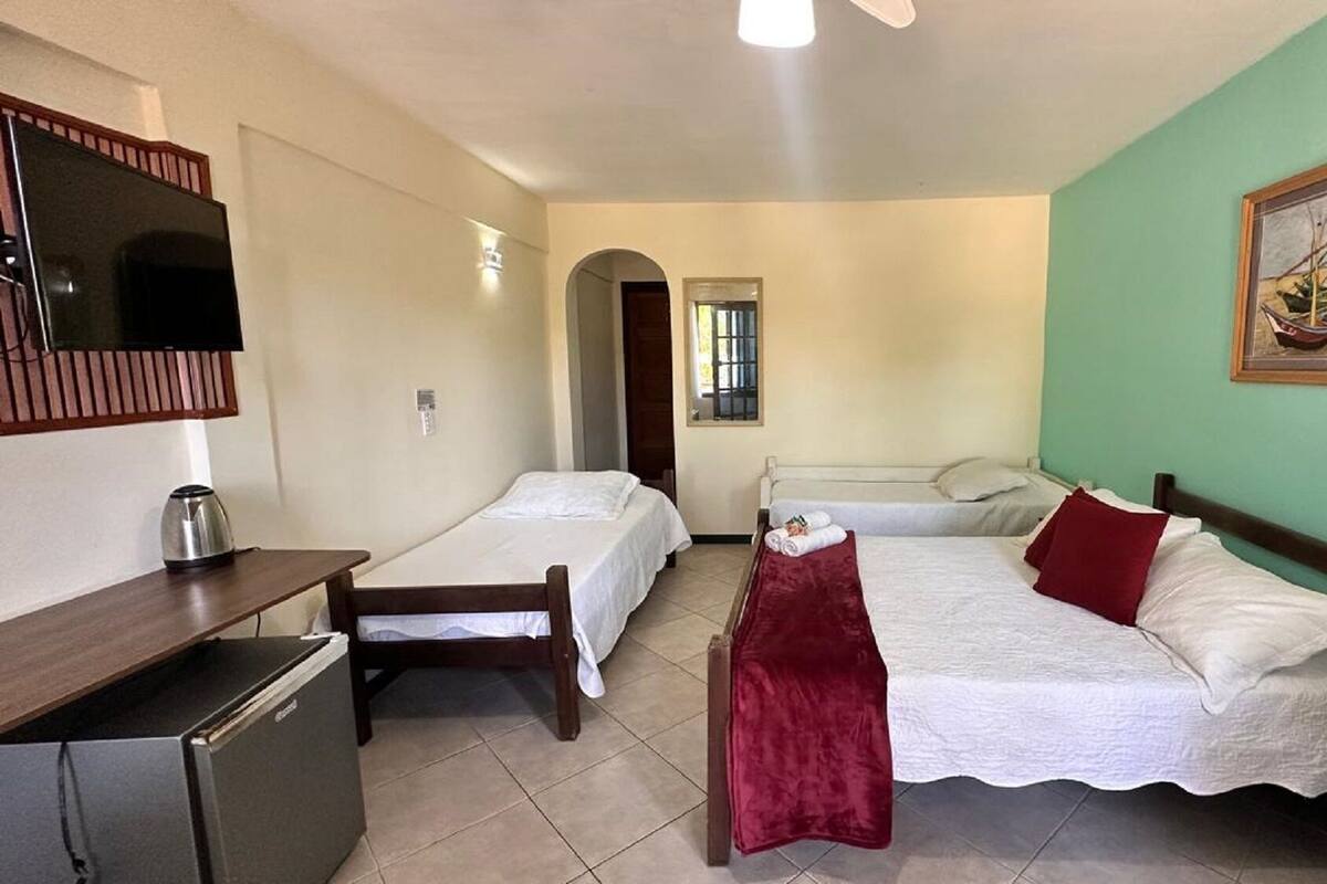 Cortinas/cortinados opacos, ferro/tábua de engomar, Wi-fi grátis 
