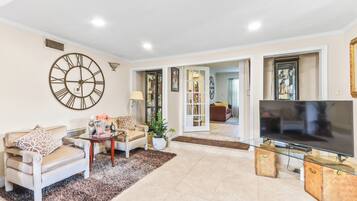 Casa, vista para o jardim | Área de estar