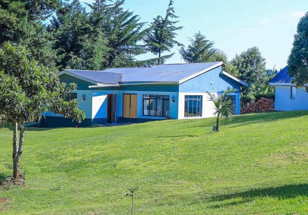 Casa, sacada, vista para o pátio | Fachada