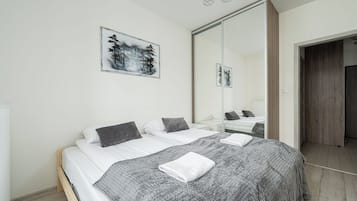 Apartamento, sacada, vista para a cidade | Ferros/tábuas de passar roupa, Wi-Fi de cortesia