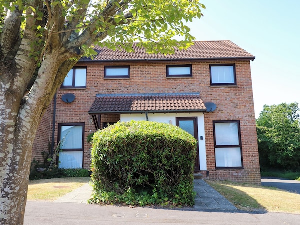 73 Pennywell Gardens - New Milton