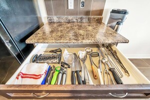 Casa, 4 quartos, lareira | Cozinha privada