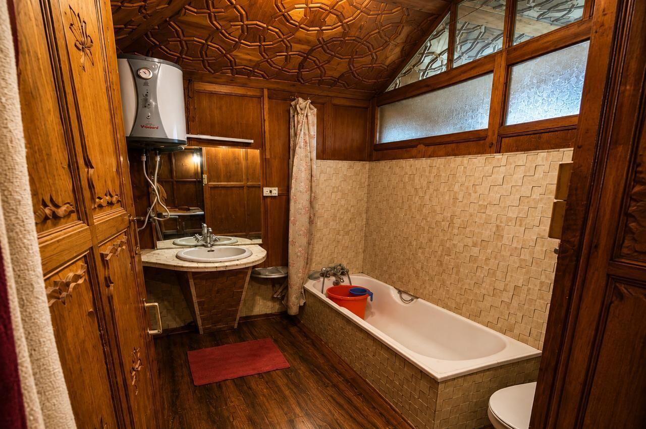 Quarto triplo luxo | Banheiro