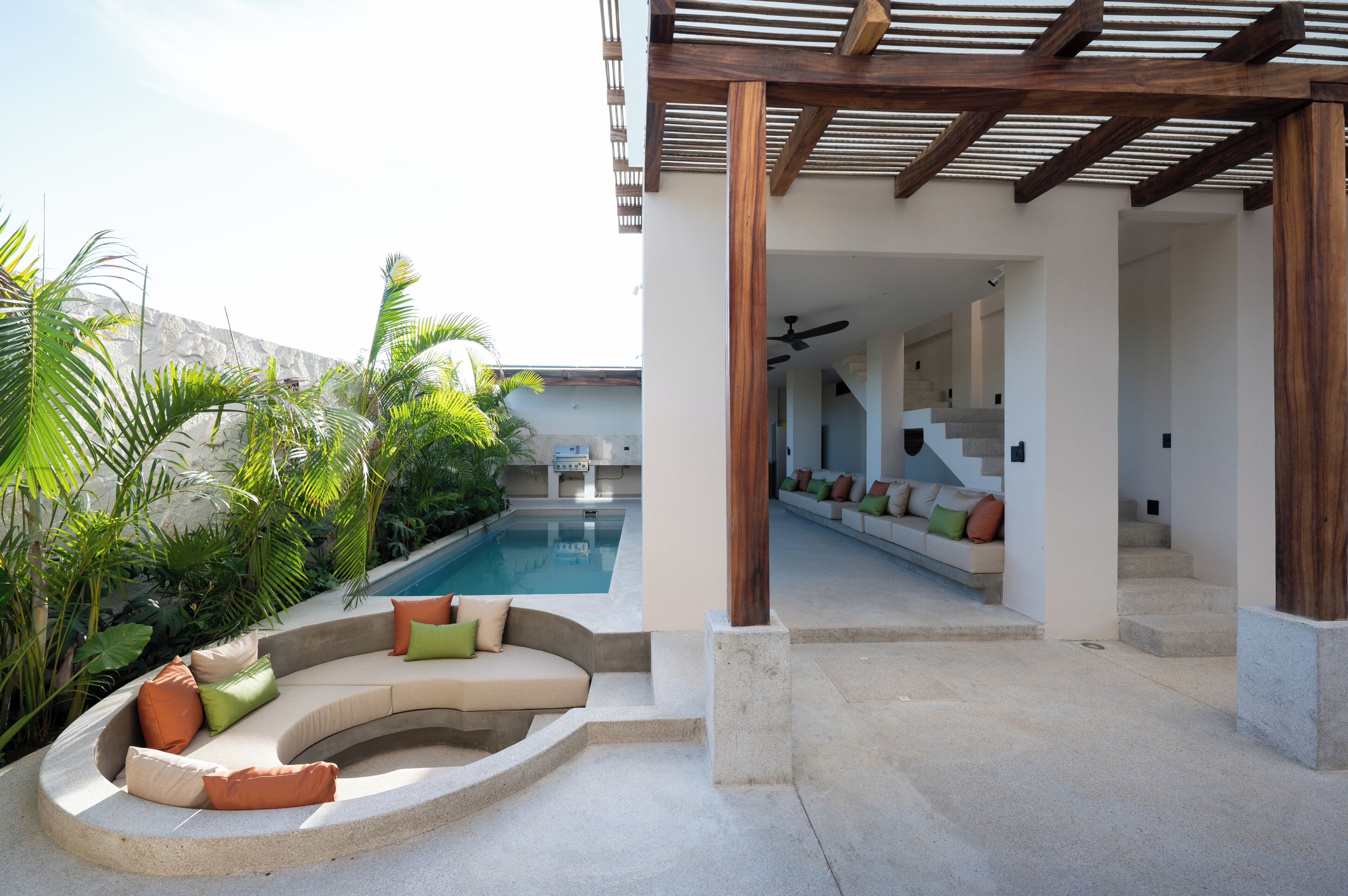 2 piscinas exteriores 