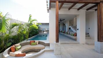 2 piscinas exteriores