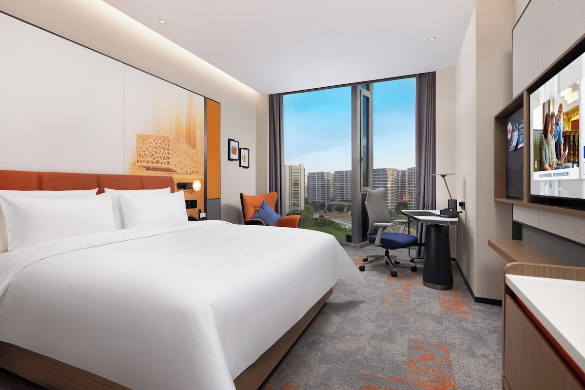 Quarto casal superior de uso individual, vista para a cidade | Escrivaninha, espaço de trabalho para notebook, Wi-Fi de cortesia