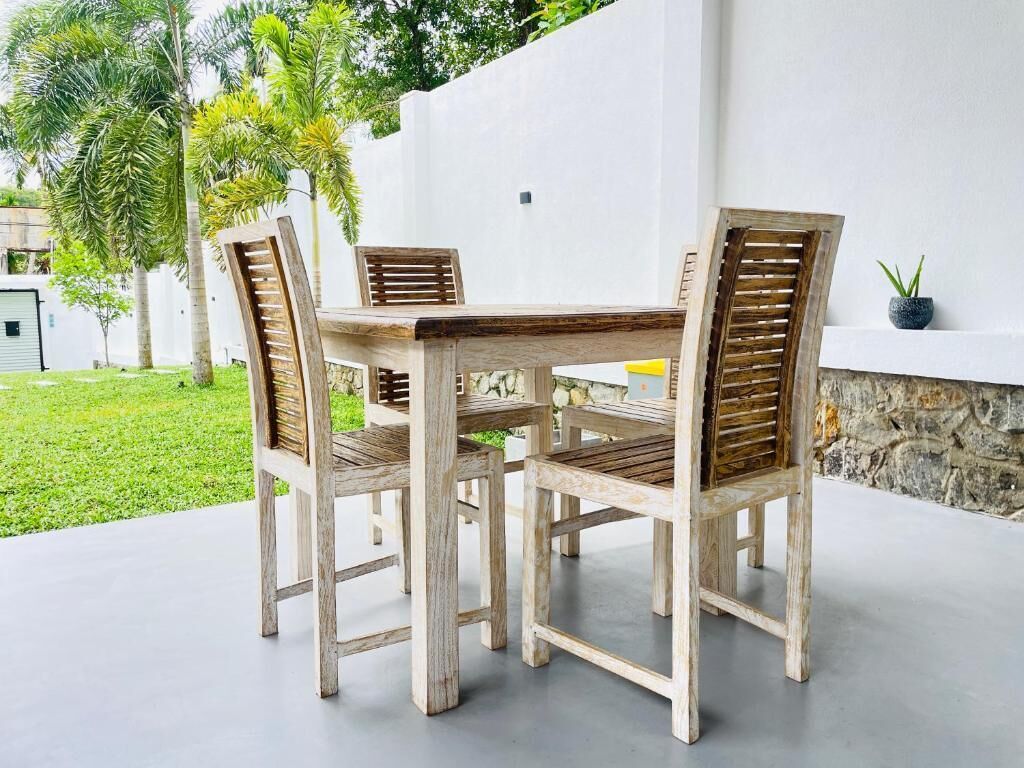 Vila luxo, vista para a colina | Opções para refeição ao ar livre